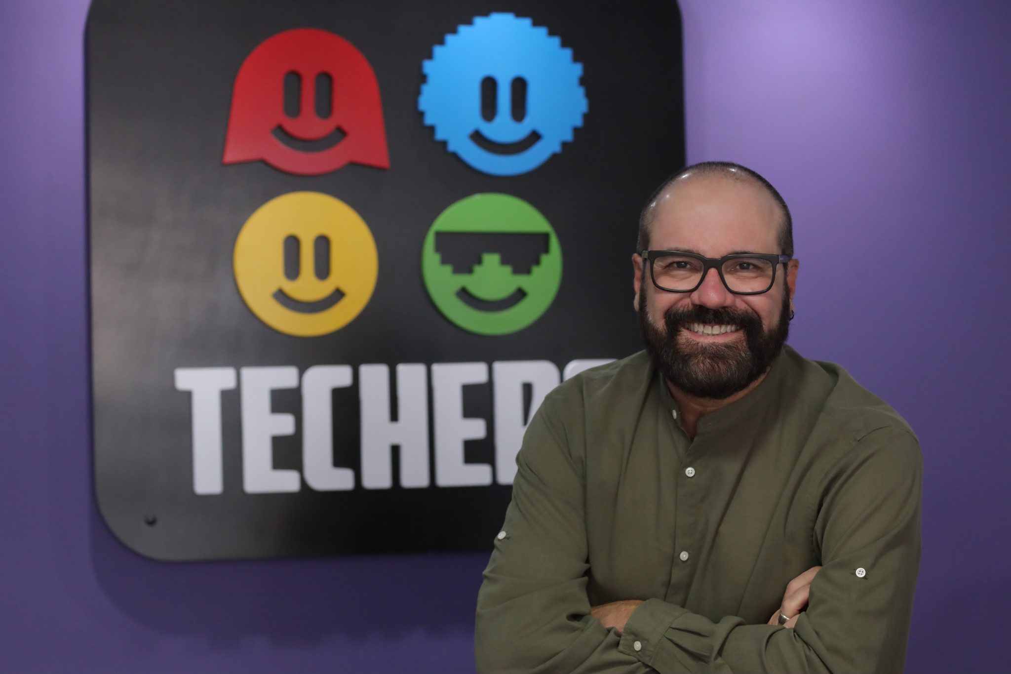 Conheça a história do chargista Maurício Ricardo | Revista Soberana