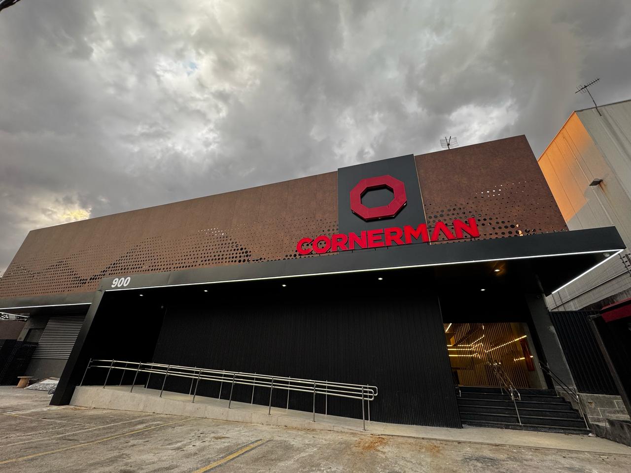 AULA DE MUAY THAI, JIU-JITSU E MMA: CORNERMAN, O MAIOR CENTRO DE ARTES ...